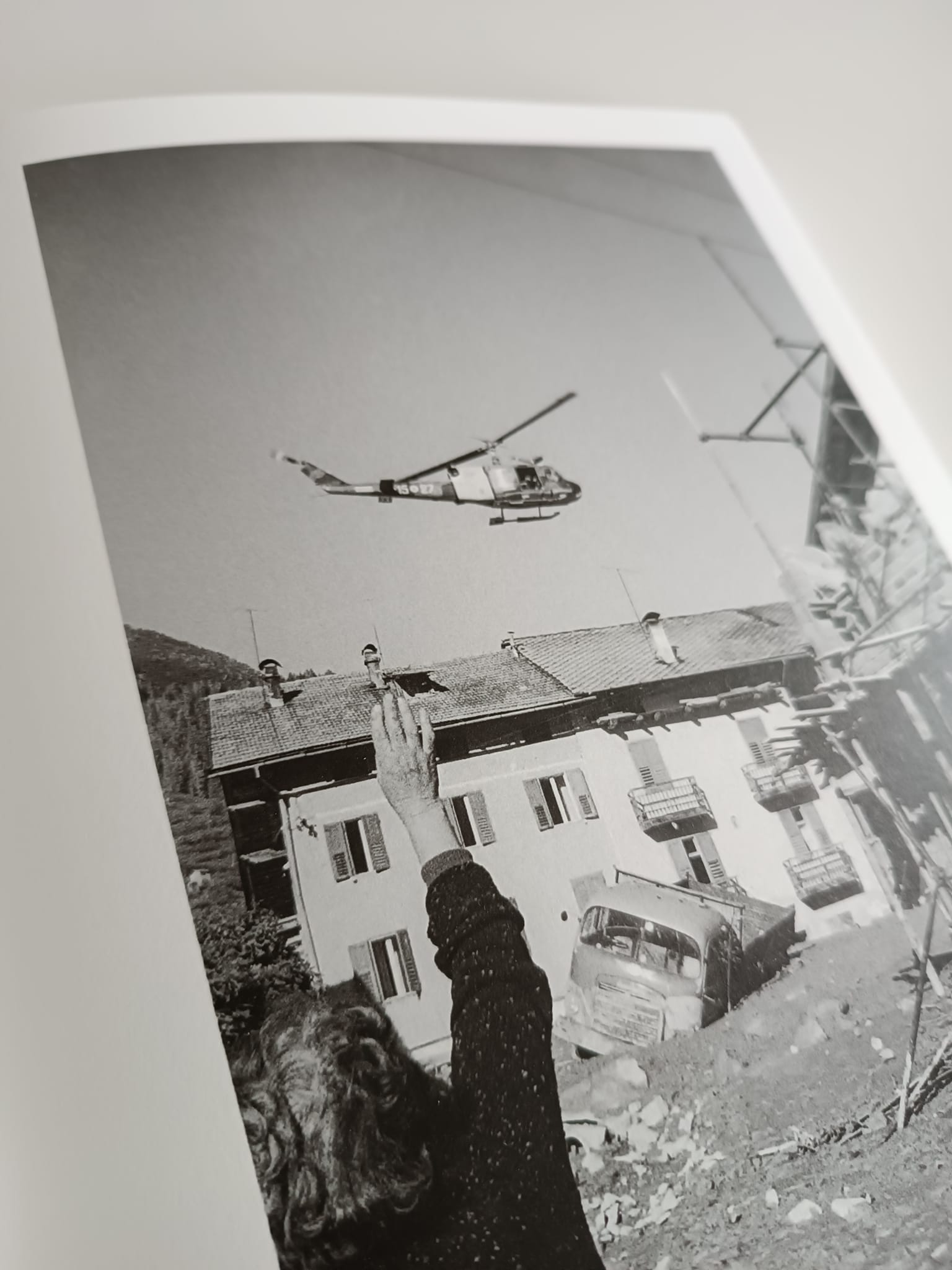 Steve Bisson — IL REPORTAGE DI UNA VITA by Giorgio Salomon